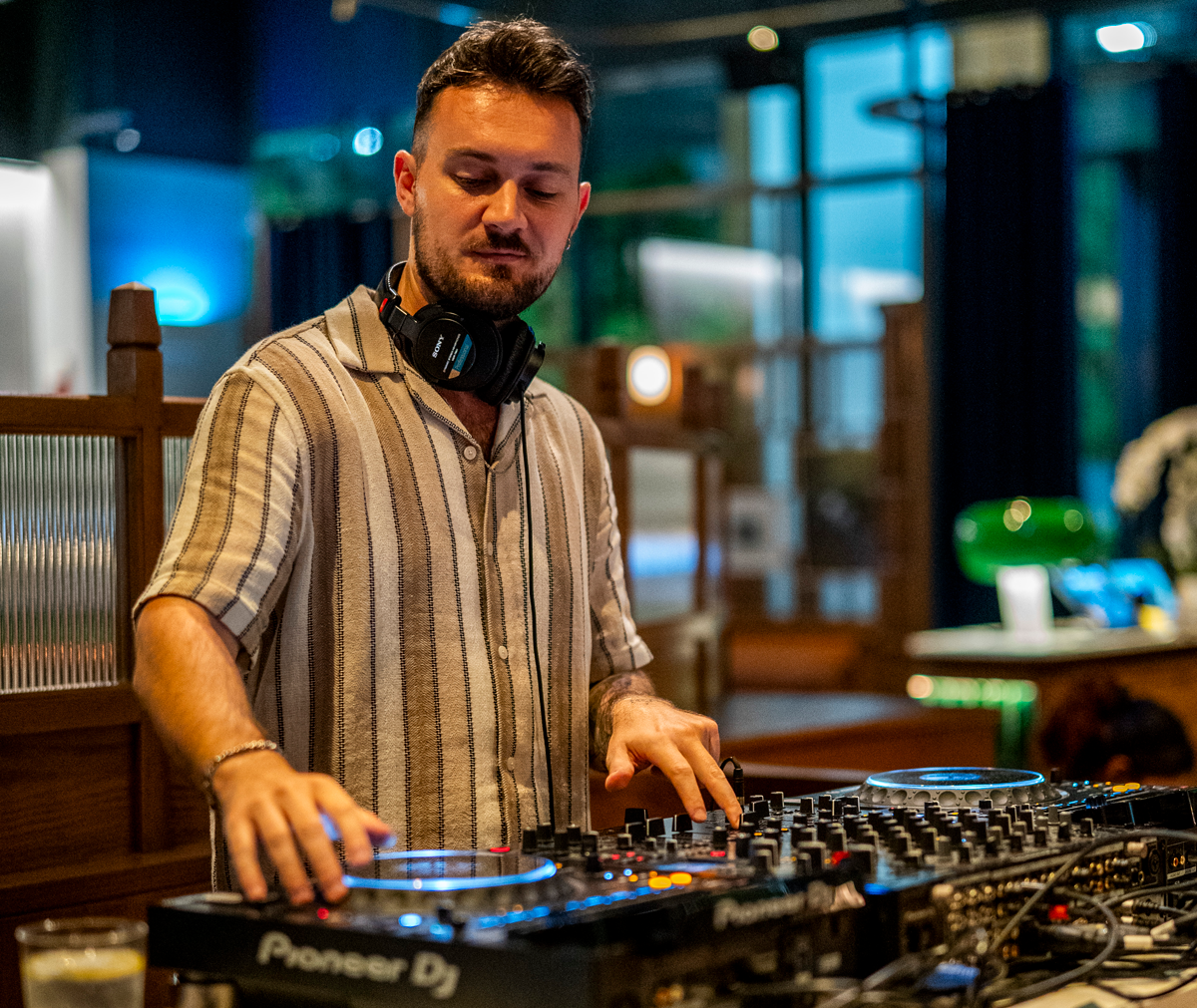 Live DJ Sets – The Lighthouse